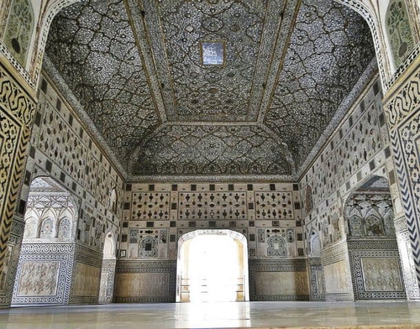 Top 10 Things To Do In Agra, India (For Nature & History Lovers)