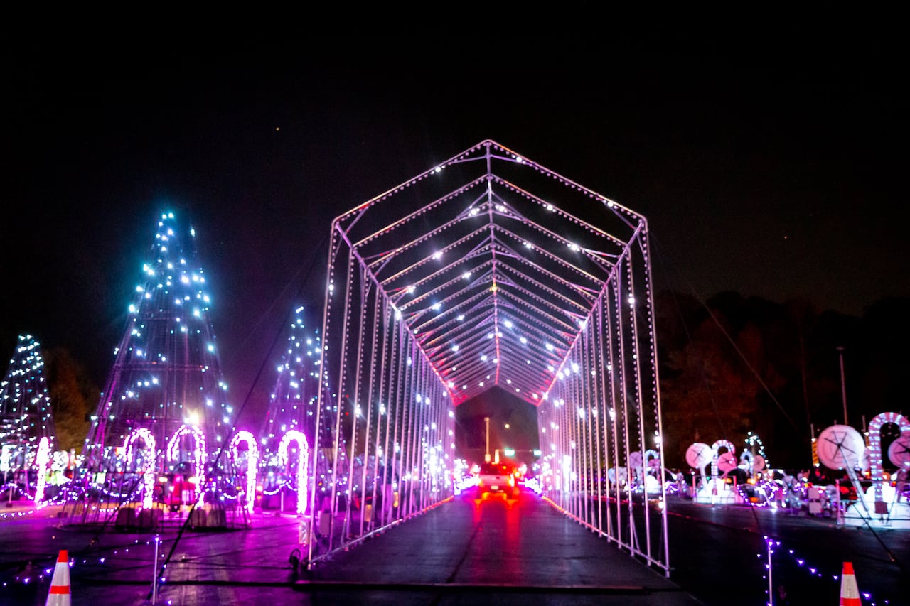 25 Best Christmas Light Displays in Georgia for 2022 (with Map!) | July ...